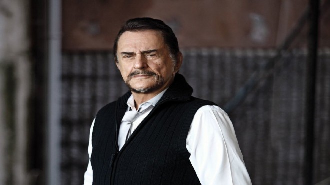 Mehmet KARABEL yazdı... 85 yaşında hala sahnede! - Ege'de Sonsöz