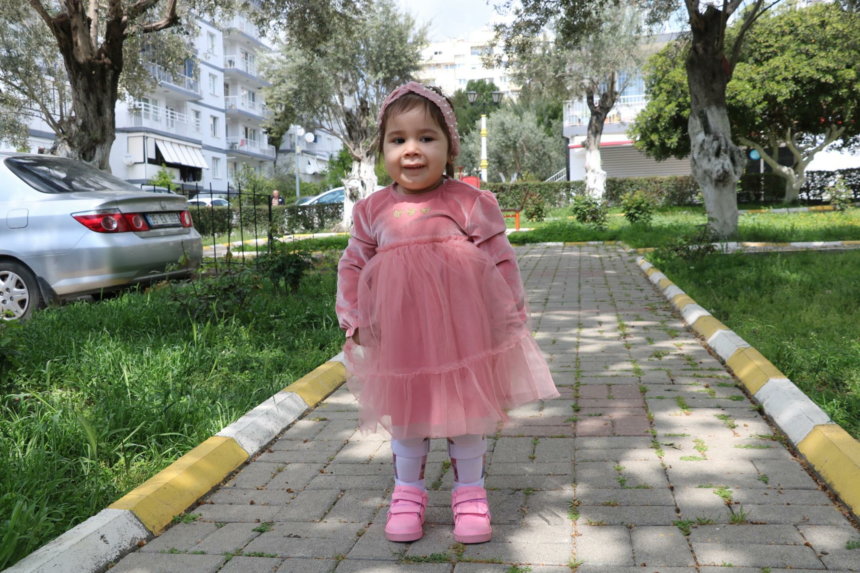 SMA'lı Helin hayata tutundu! - Ege'de Sonsöz